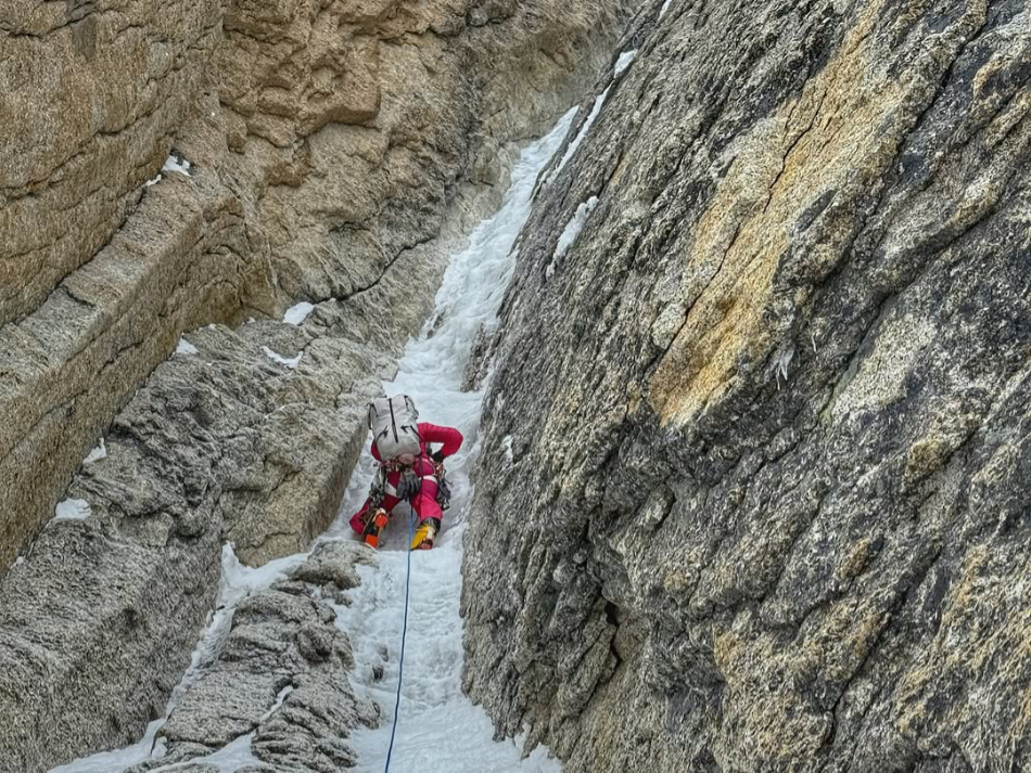 Apertura de la escalada directísima a la Sur del monte Providence, Alaska