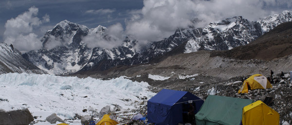 El guía comercial Michael Horst alcanza la cima del Everest y el Lhotse ...